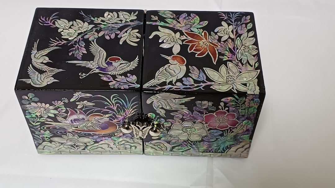 Korean Traditional Design Najeon Mother-of-pearl Lacquer Jewelry Box ...