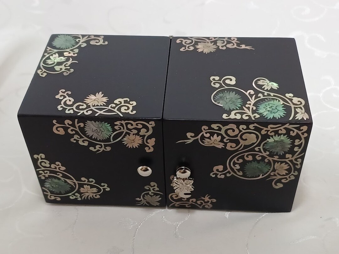 Korean Traditional Design Najeon Lacquer Jewelry Box Beautiful Plant ...