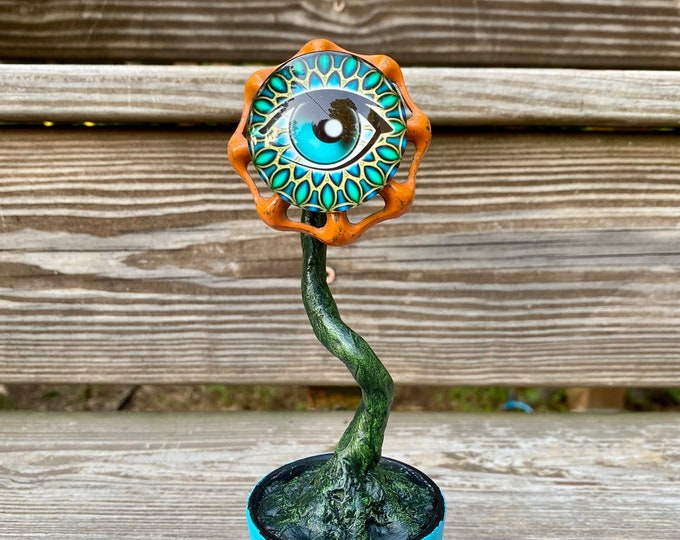Freaky Flora - Giant Eyeball - Creepy Garden - Scary Flower ...