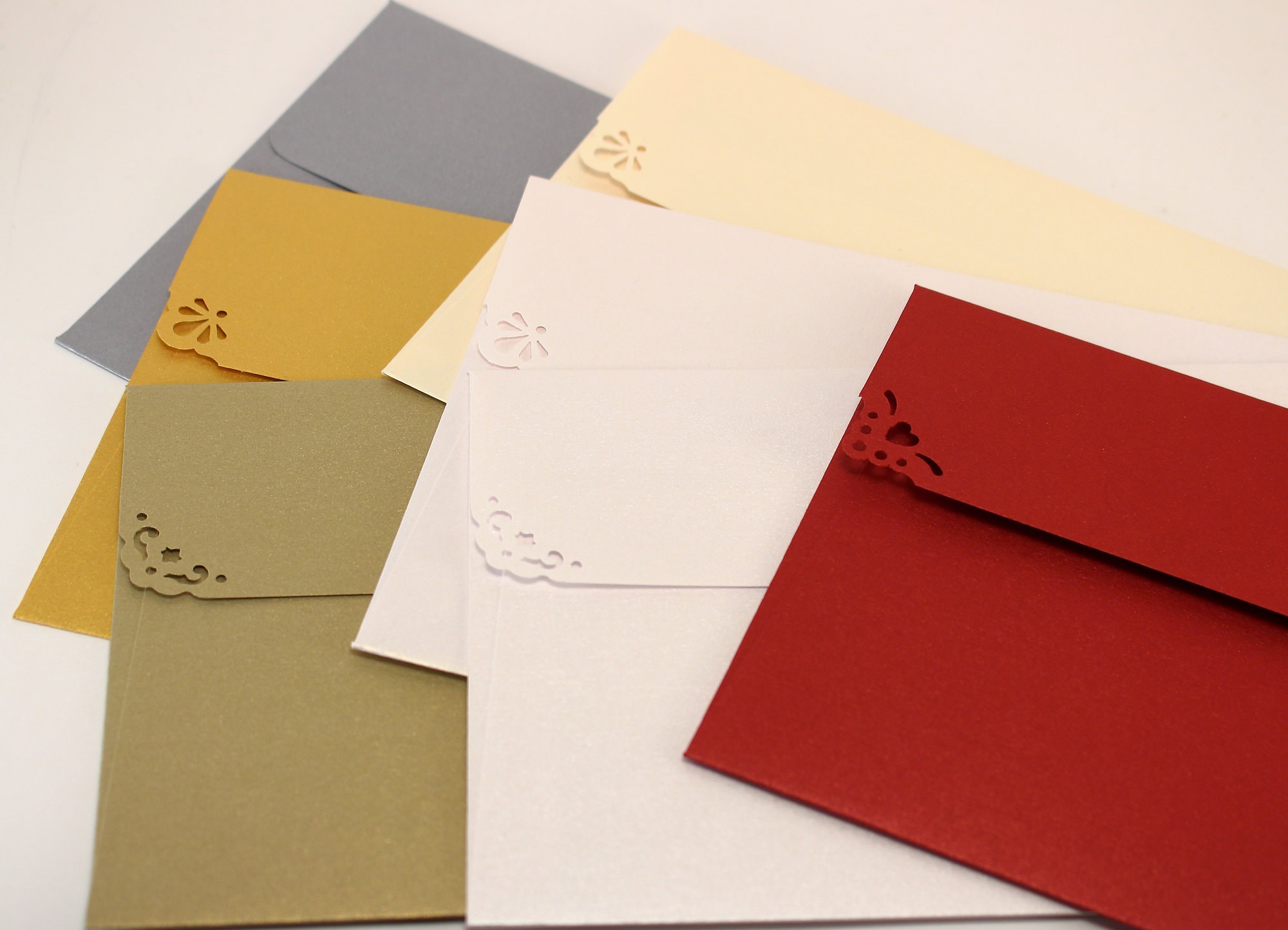 100 A1 Pearlscent Envelopes Straight Flap Red White Gold Silver ...