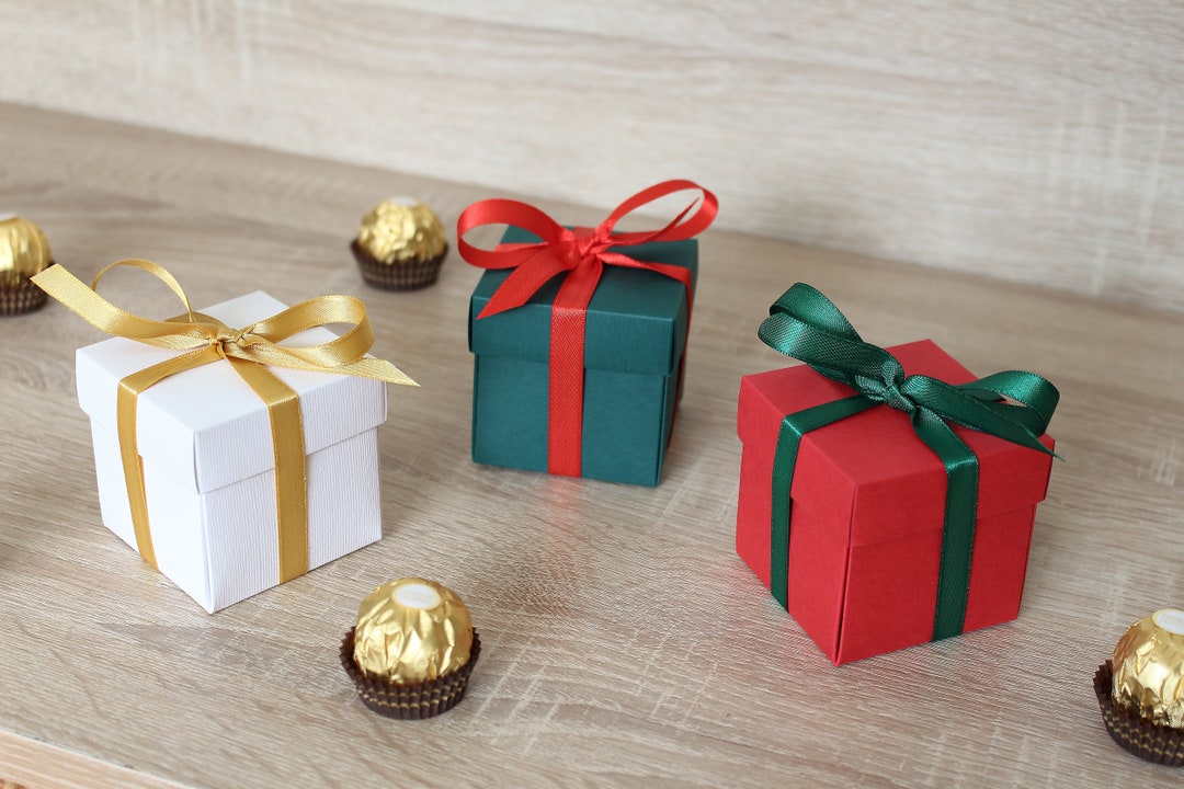 10 Small Favor Boxes With Ribbon, Square Gift Box With Lid, White Green ...