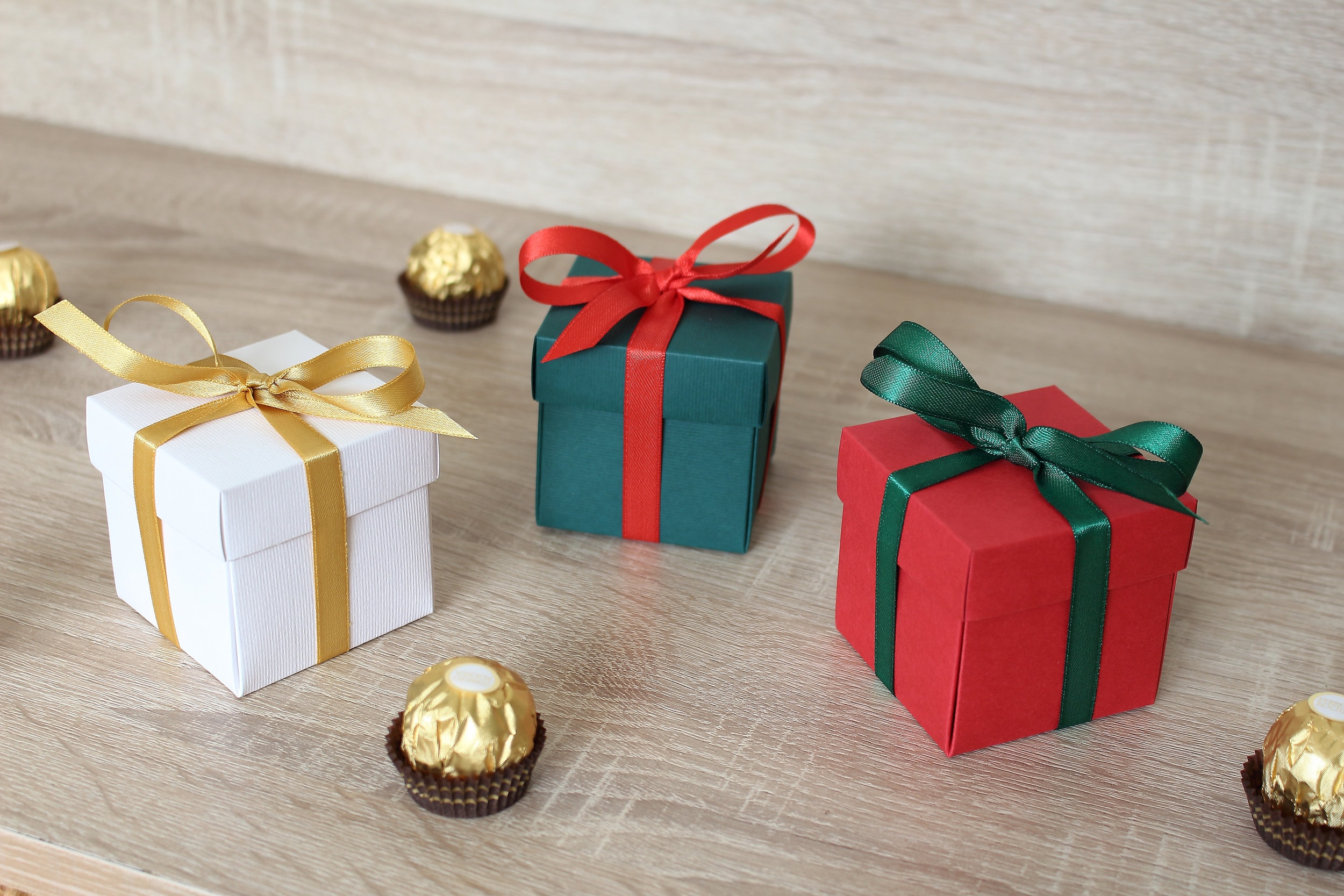 10 Small Favor Boxes With Ribbon, Square Gift Box With Lid, White Green ...