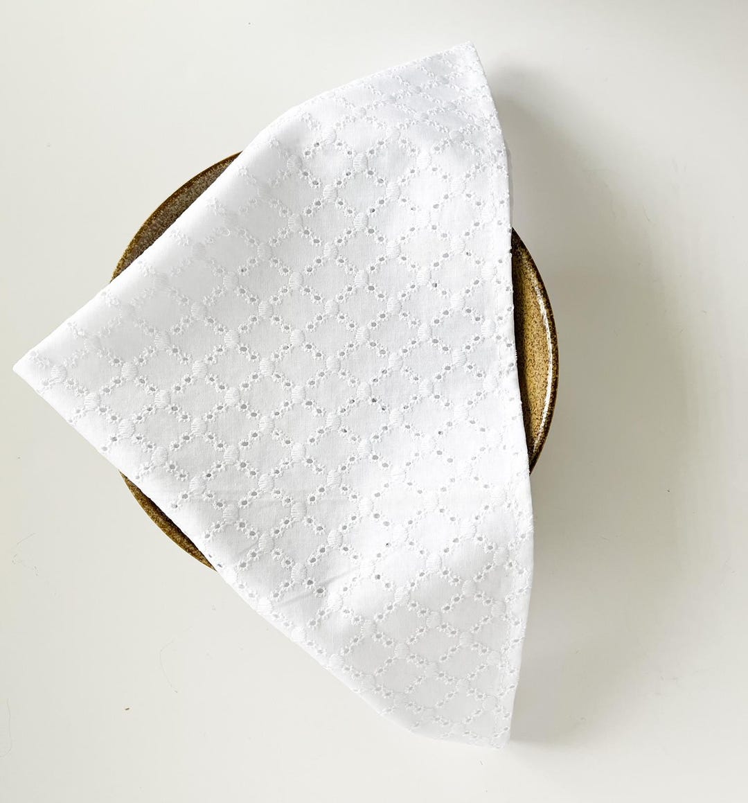 White Broderie Napkins Dotty Grid Pattern, Elegant White Cloth Napkins ...