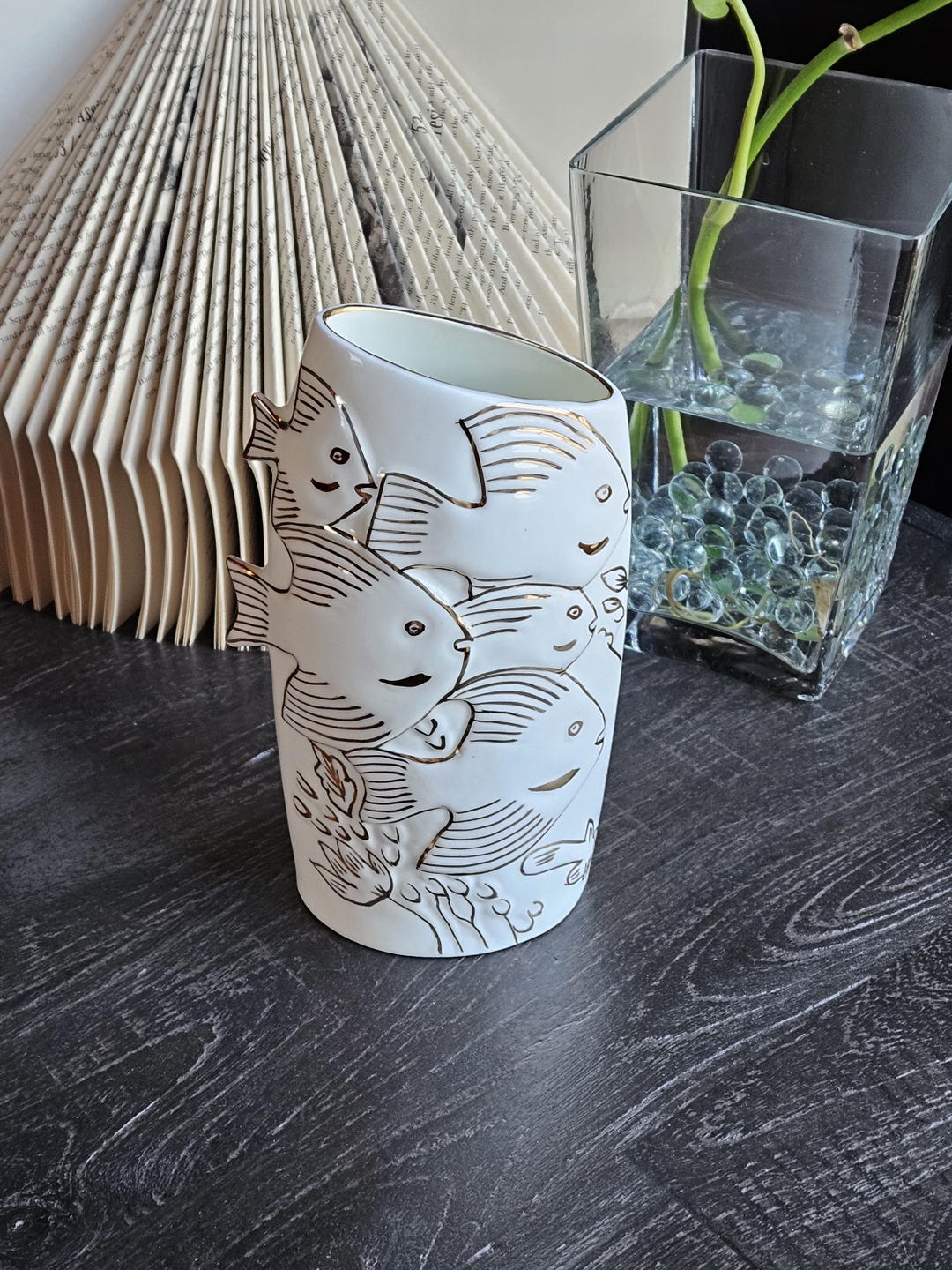 Unique Vintage Fish Vase Home Decor 3D Look White and Gold Vase Vintage ...