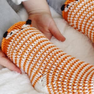Crochet Pattern - Flynn Fox Socks by Lakeside Loops (includes 11 Sizes ...