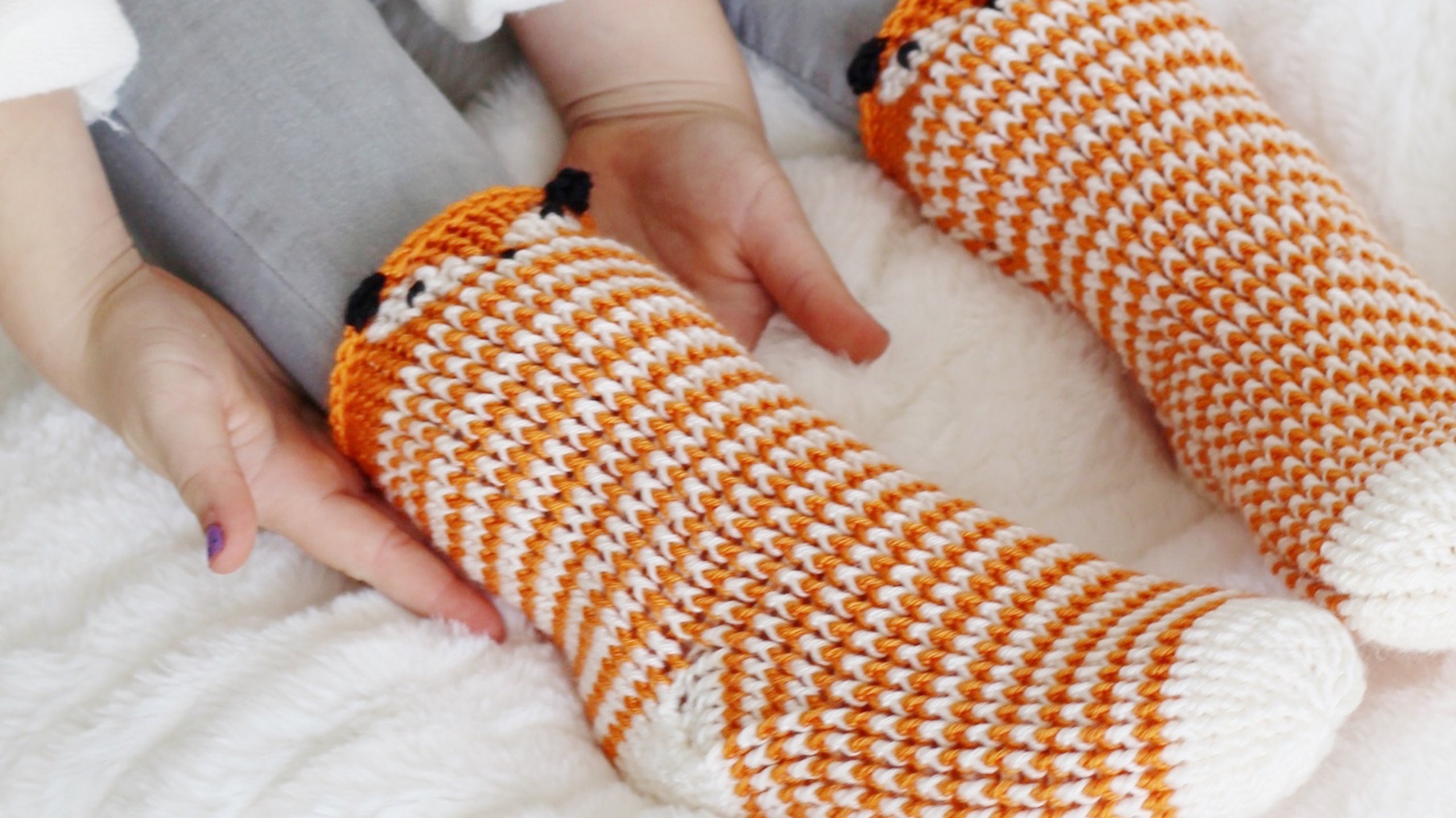 Crochet Pattern - Flynn Fox Socks by Lakeside Loops (includes 11 Sizes ...