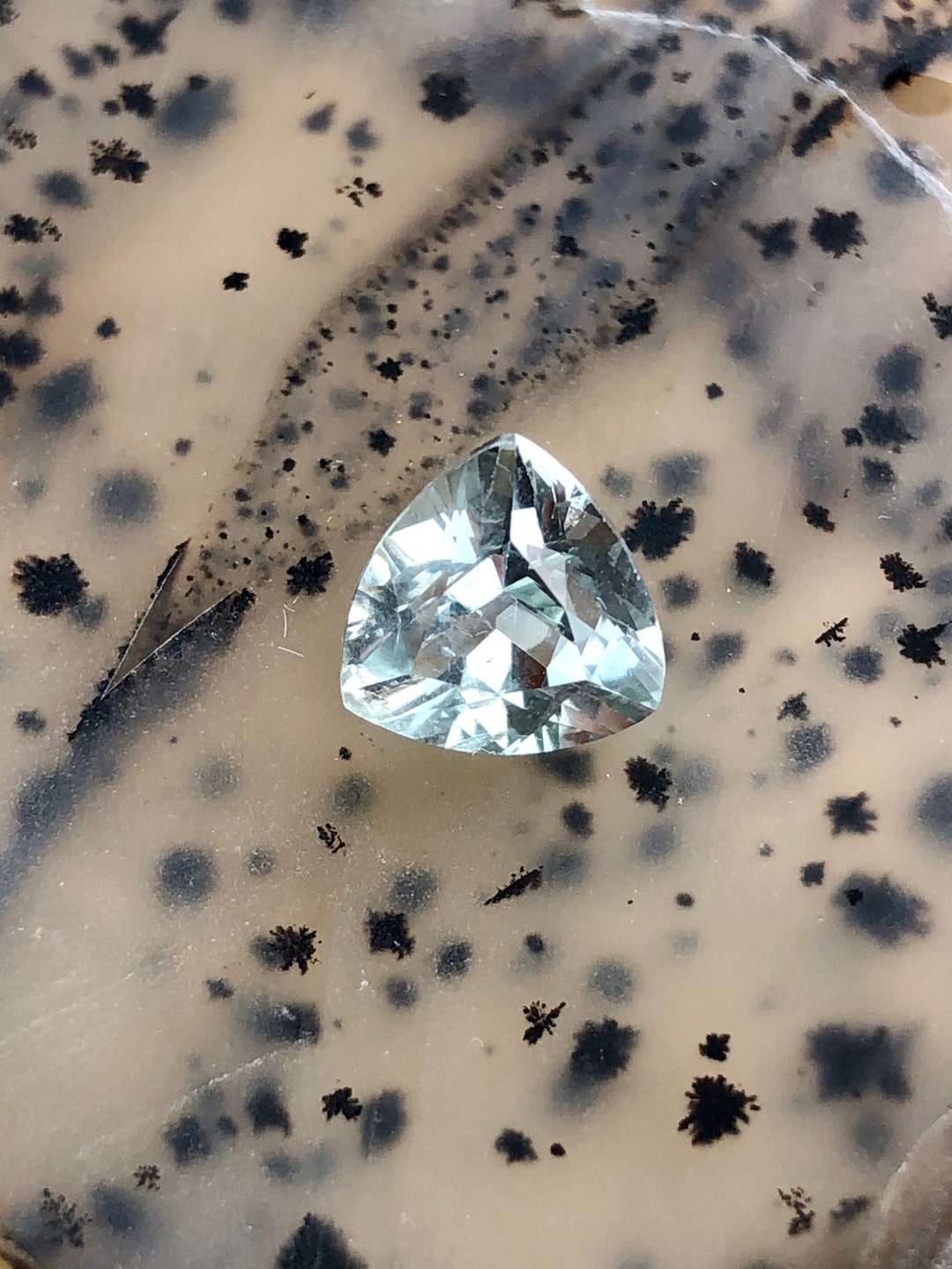 2.42ct Montana Saphir aus der Blaze N Gems Mine Bei der Eldorado Bar ...