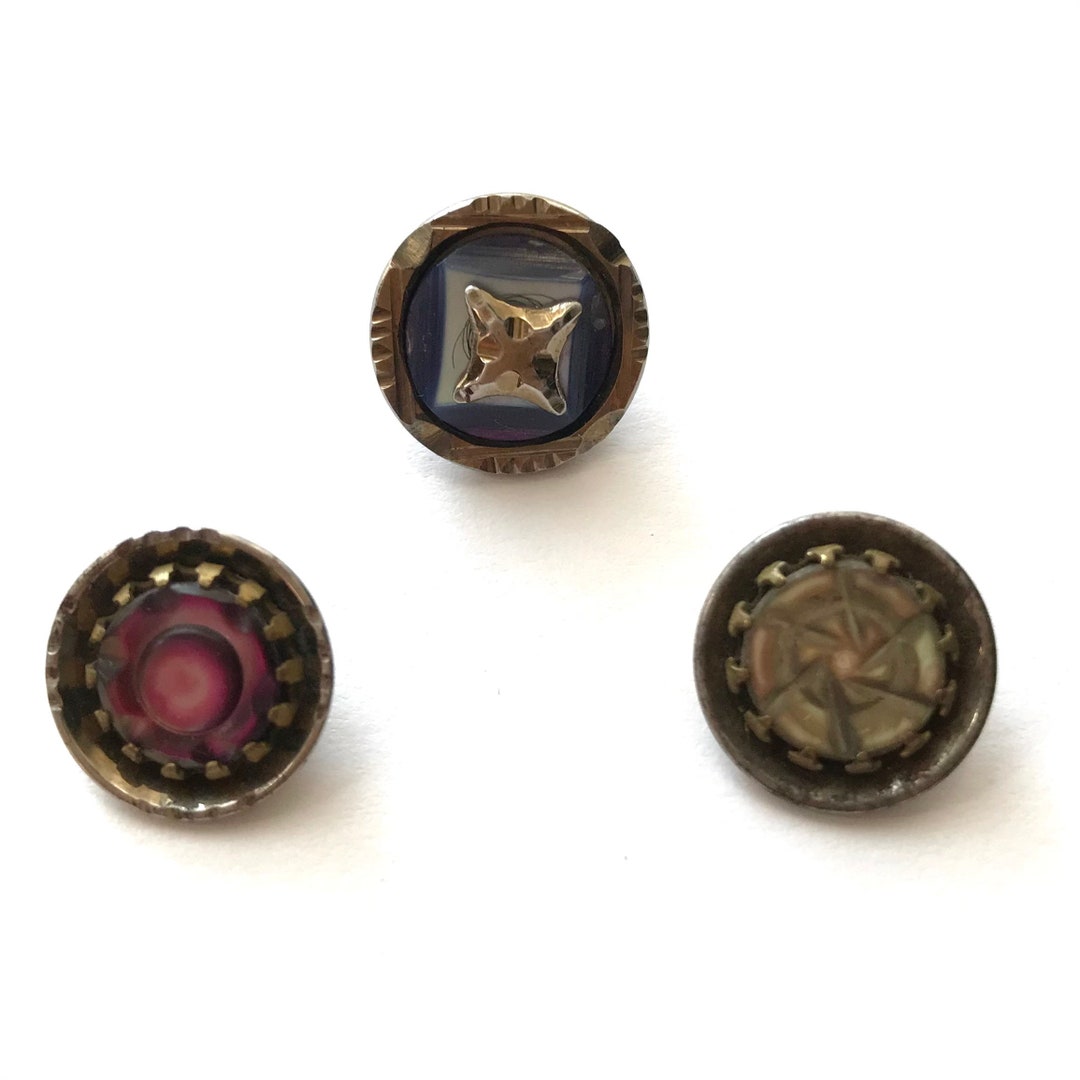 3 Small Antique carved shell Buttons 14 mm - Etsy.de