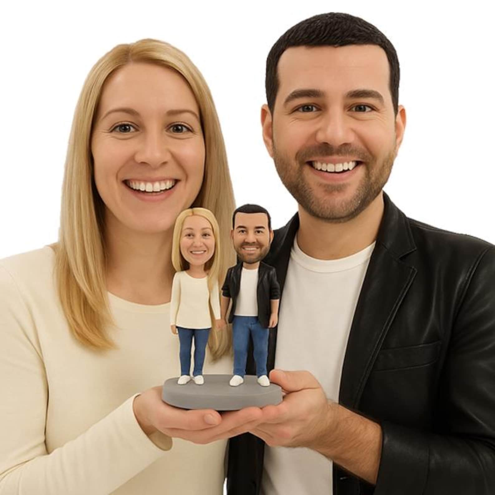 Custom Bobblehead Couple Holding Hands Custom Bobblehead, Bridal Party ...