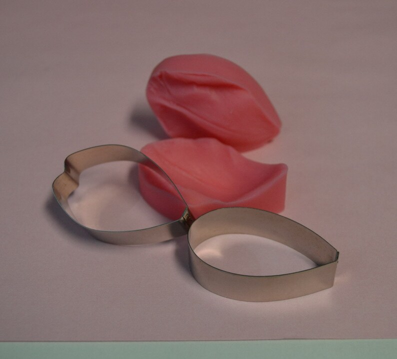 French Tulip Cutter and Veiner Set/4 by Icing Petals - Etsy