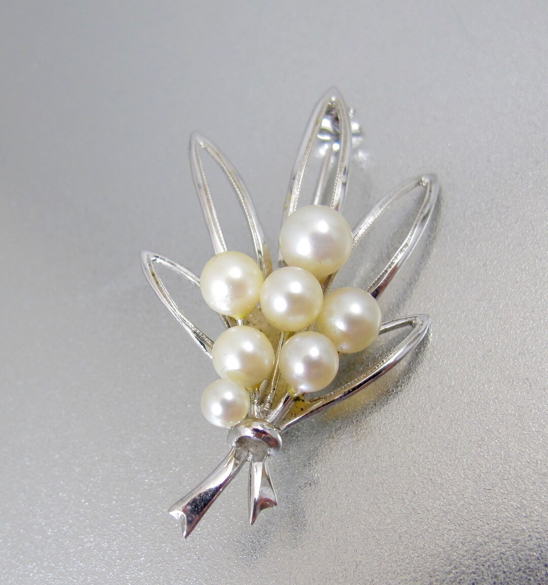 Japanese Akoya Pearl Brooch. Vintage Tasaki Shinju Sterling Pearl ...