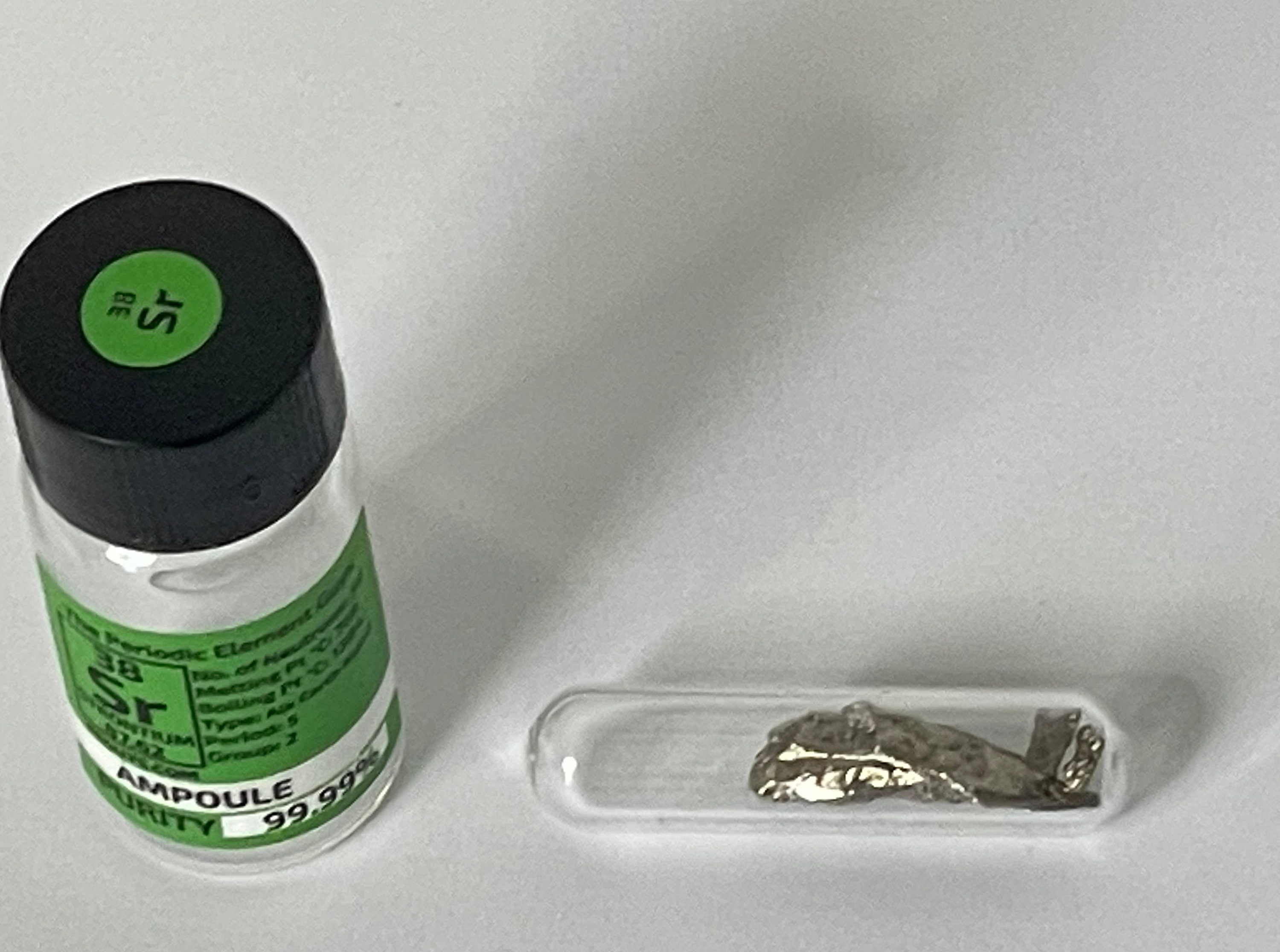 Strontium Metal Dendritic Crystals 1 Gram 99.99% Clean in - Etsy