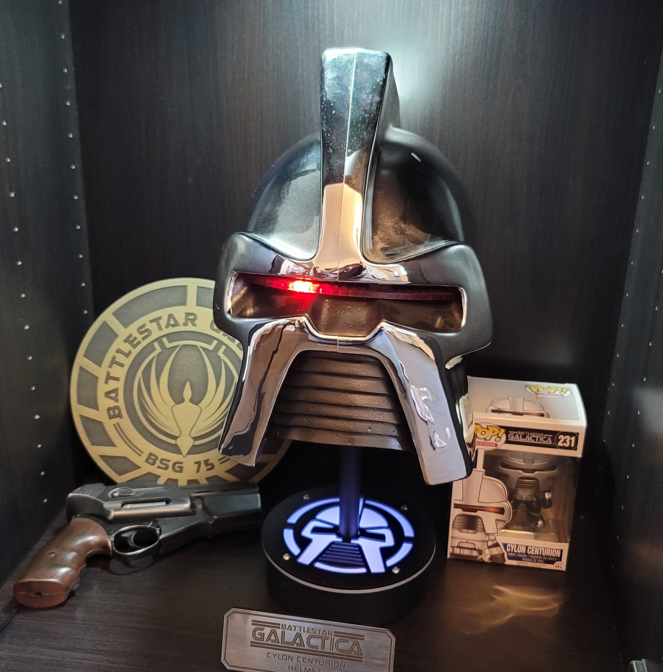 Battlestar Galactica Helmet Display Stand Black Finish Cylon Centurion ...
