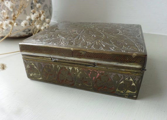 Antique Indian brass stamp box, wooden lining, hand m… - Gem