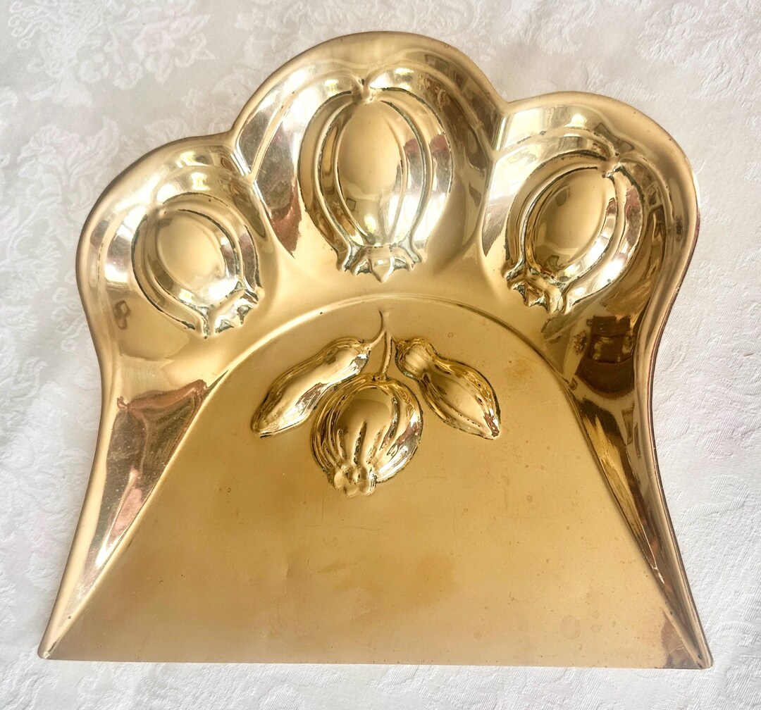 An Antique Victorian/ Edwardian Arts and Crafts Brass Butler's Crumb ...