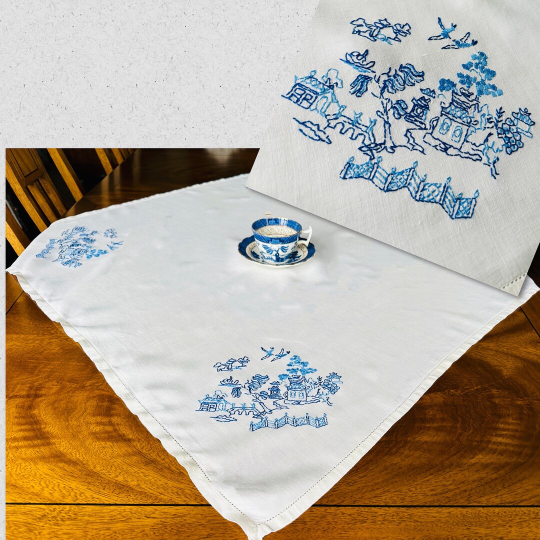A Delightful Vintage Hand Embroidered Willow Pattern blue Willow ...