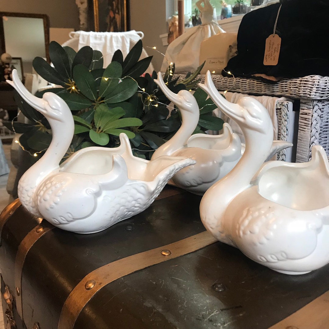 Set of 3 Large Vintage Hull Swans 1960s - Etsy