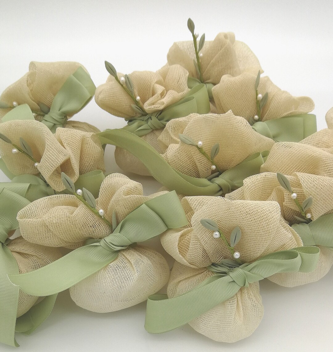 Olive Pearl Favors 50-100 Greenery Wedding Unique Guests Gifts ...