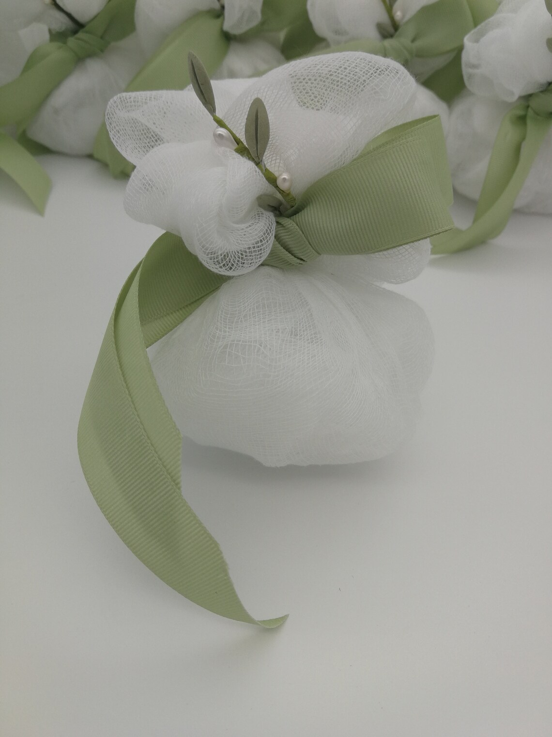 Elegant Olive Pearl Favors Greenery Wedding Unique Guests Gifts ...