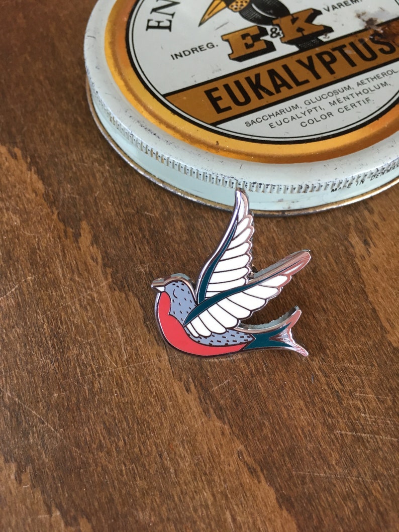 Bird Pin Swallow Robin pin hard enamel pin label pin | Etsy