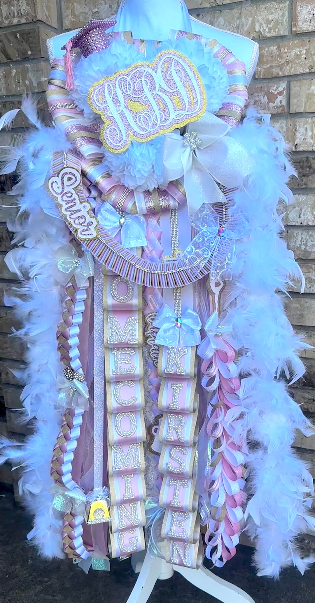 Custom Heart-shaped 3 Flower Homecoming Mum – Deluxe, Ultimate Spirit ...