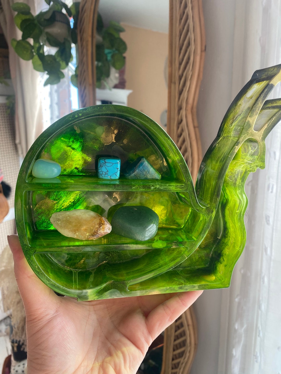 Resin Snail Shelf Crystal/ Altar / Spiritual - Etsy