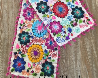 Peru table runner | Etsy