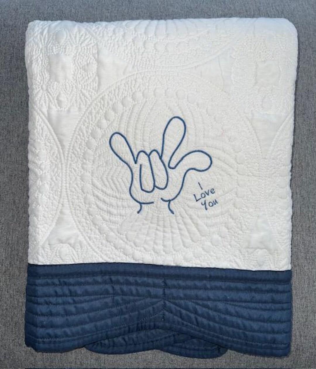 I Love You - Sign Language, Embroidered, Heirloom-style Quilt - Etsy