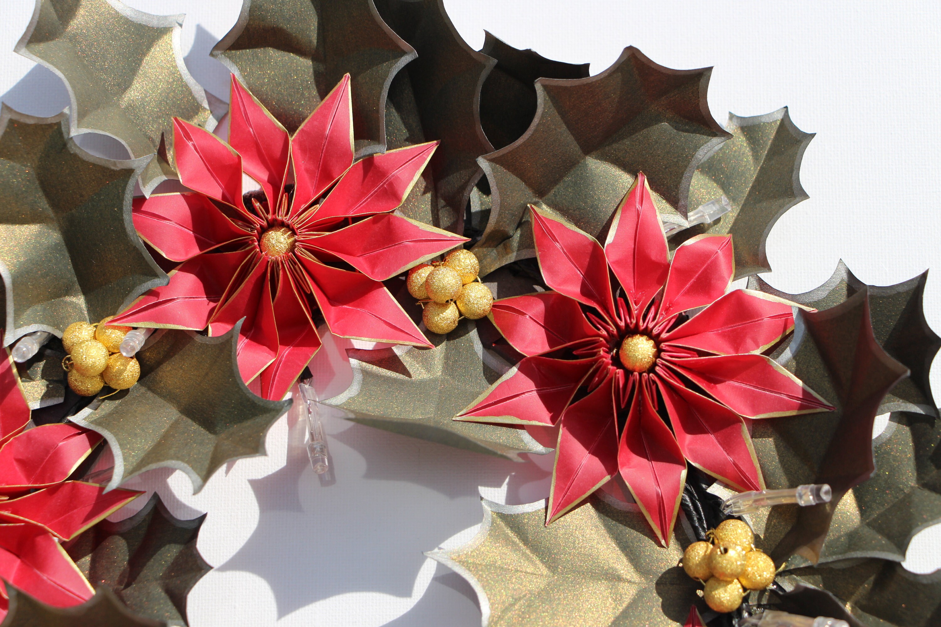 Christmas Origami Poinsettia Wreath With Fairy Light, Paper Flower With ...