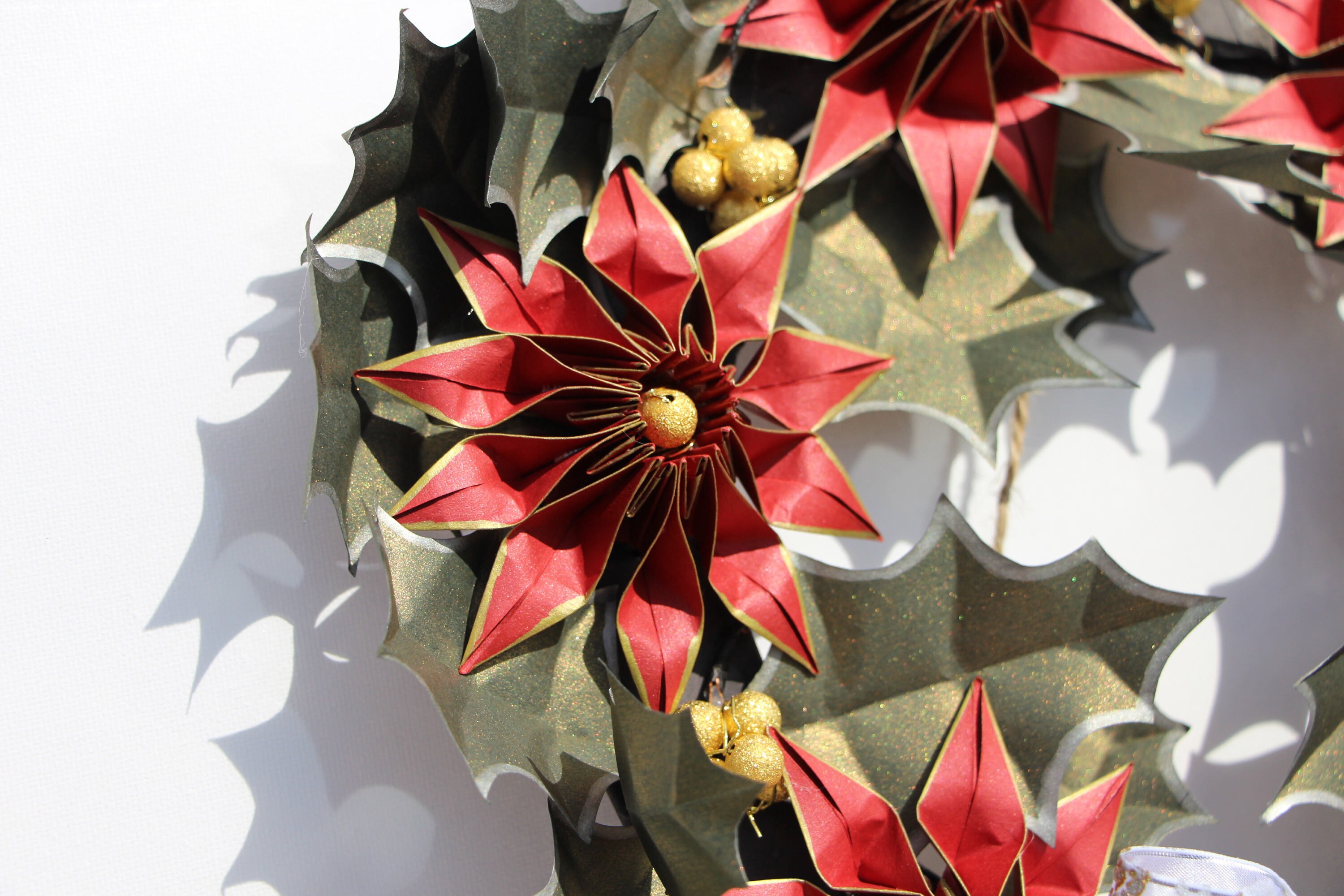 Christmas Origami Poinsettia Wreath With Fairy Light, Paper Flower With ...