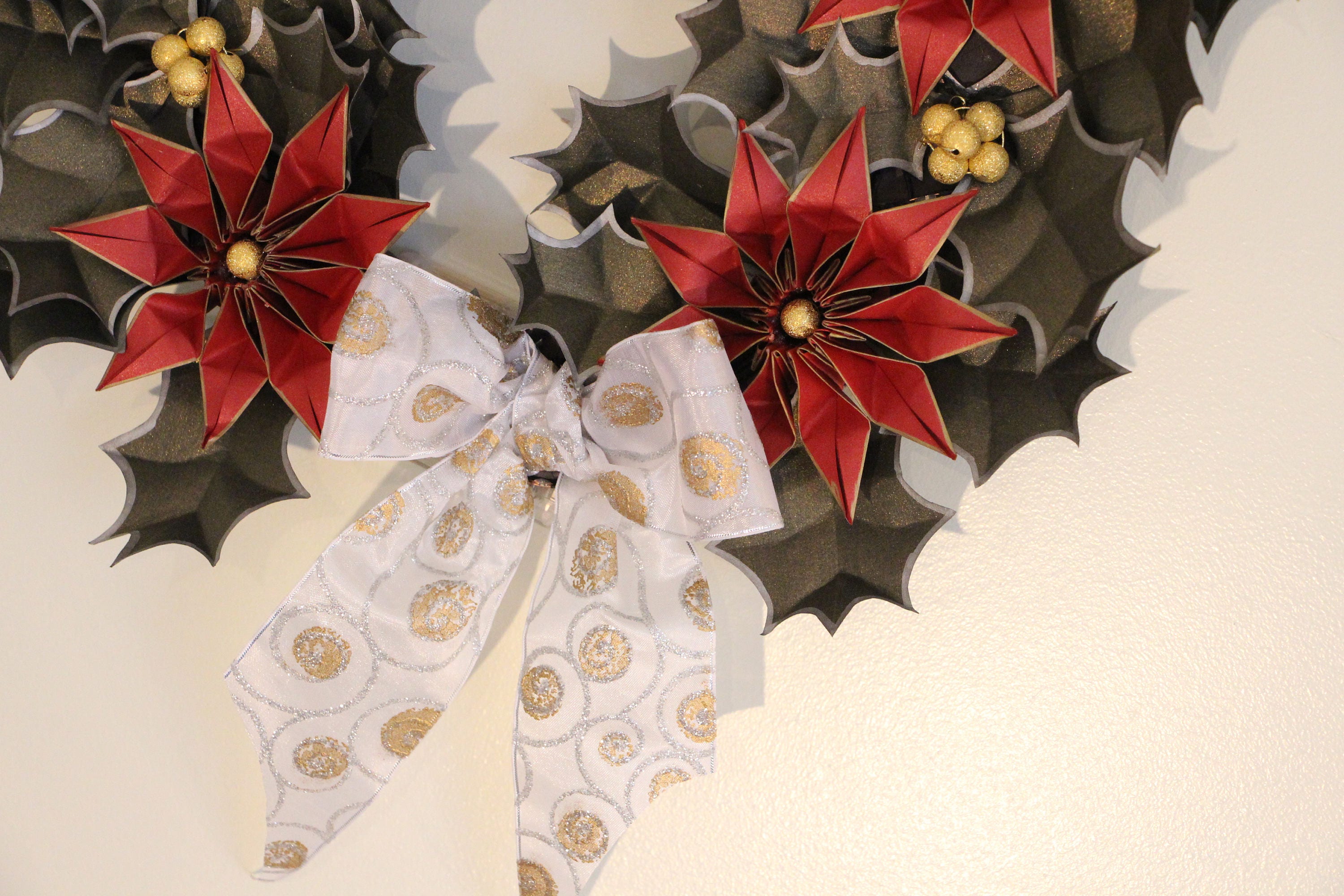 Christmas Origami Poinsettia Wreath With Fairy Light, Paper Flower With ...
