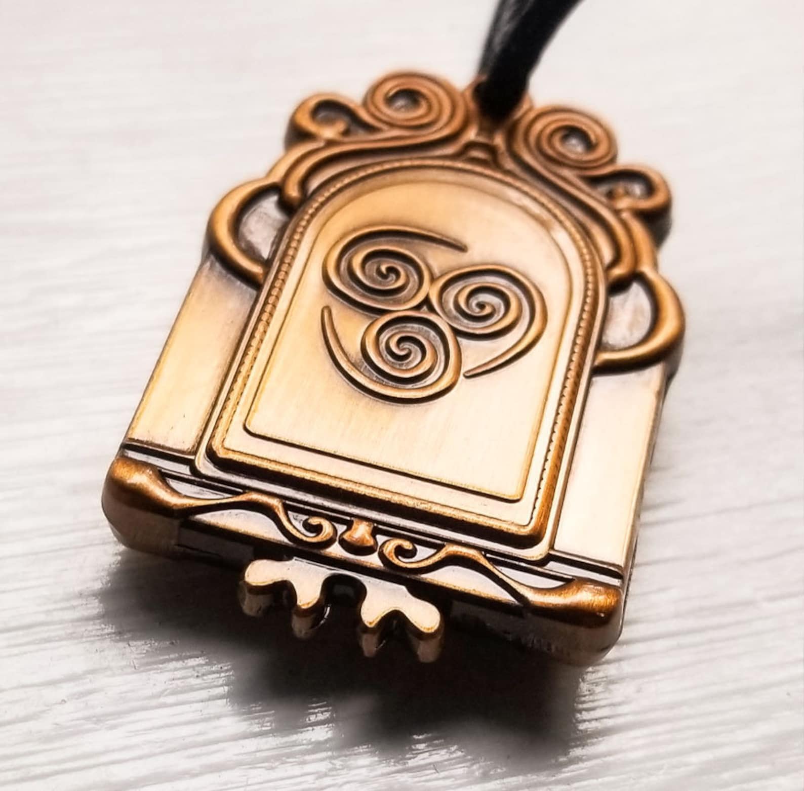 Avatar: Guru Laghima Inspired Necklace - Etsy