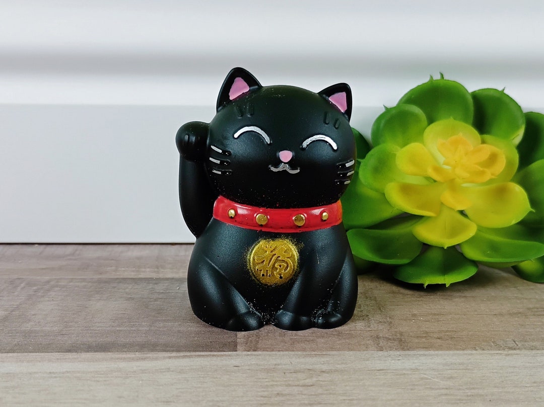 Black Lucky Cat Resin Figurine | Kawaii Paperweight | Cute Desk Decor ...