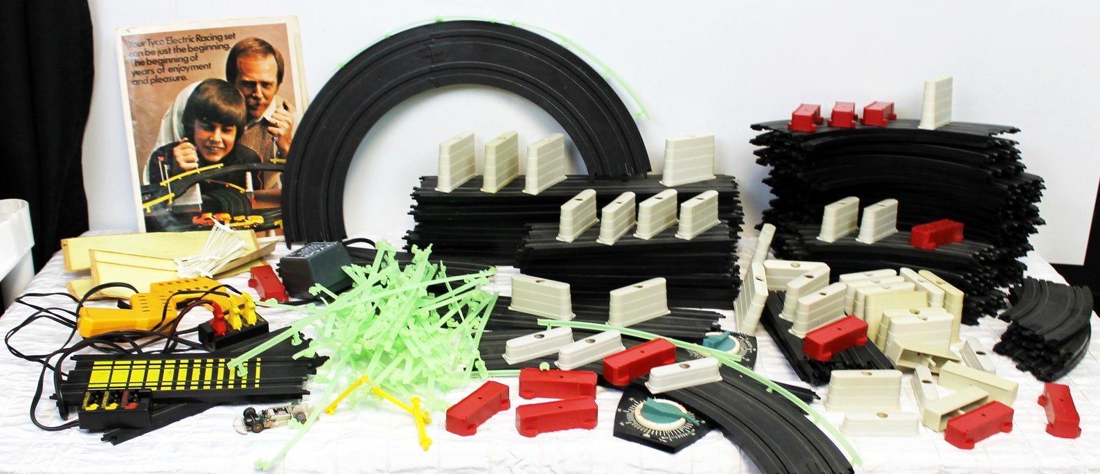 Tyco Electric Racing Set Nite Glow 1000 Slot Car Track P6622Q - Etsy