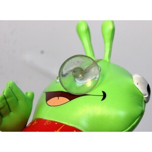 1993 Good Stuff Vinyl Plush Green Alien Suction Cup Car Window Toy ...