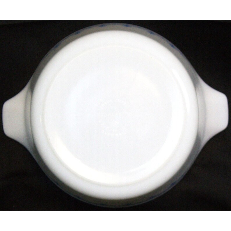 474 PYREX White Casserole Dish White Blue Snowflake Trim 1.5 Qt NO LID ...