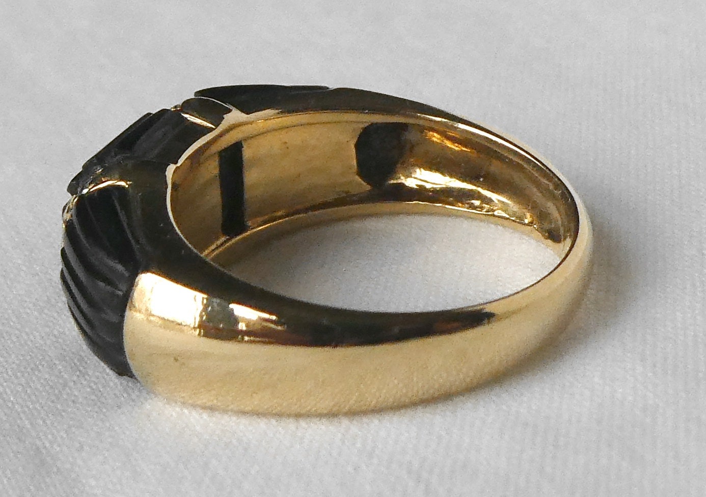 Modern 14K Gold Ribbed Onyx Diamond Dome 3 Station Band Ring - Etsy