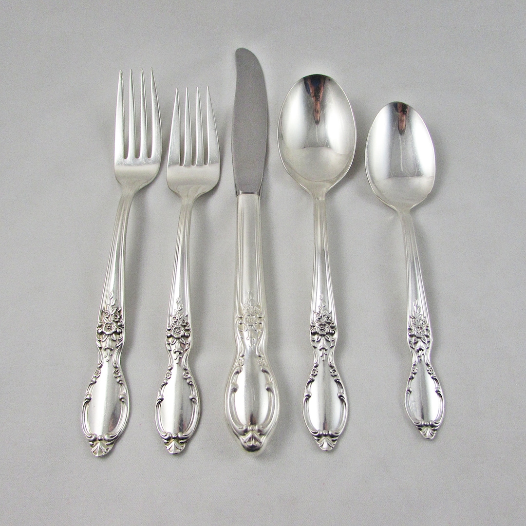 Wm Rogers & Son 5 Piece Place Setting, Victorian Rose Pattern ...