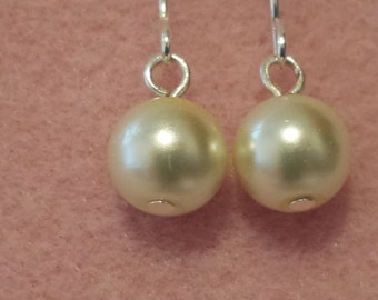 Beautiful pearl dangle earrings. | Etsy