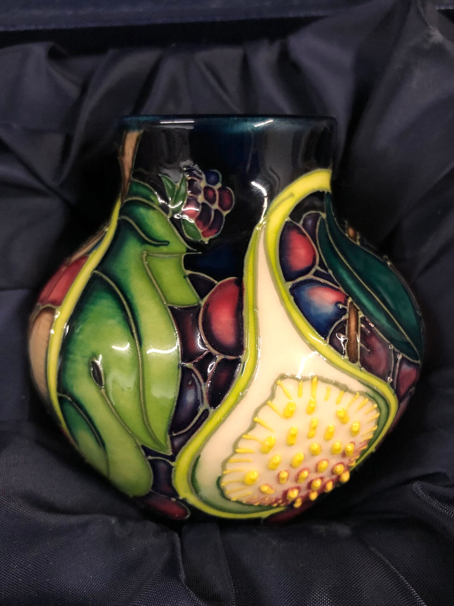 Rare Moorcroft Pottery Emma Bossons FRSA Queens Choice - Etsy