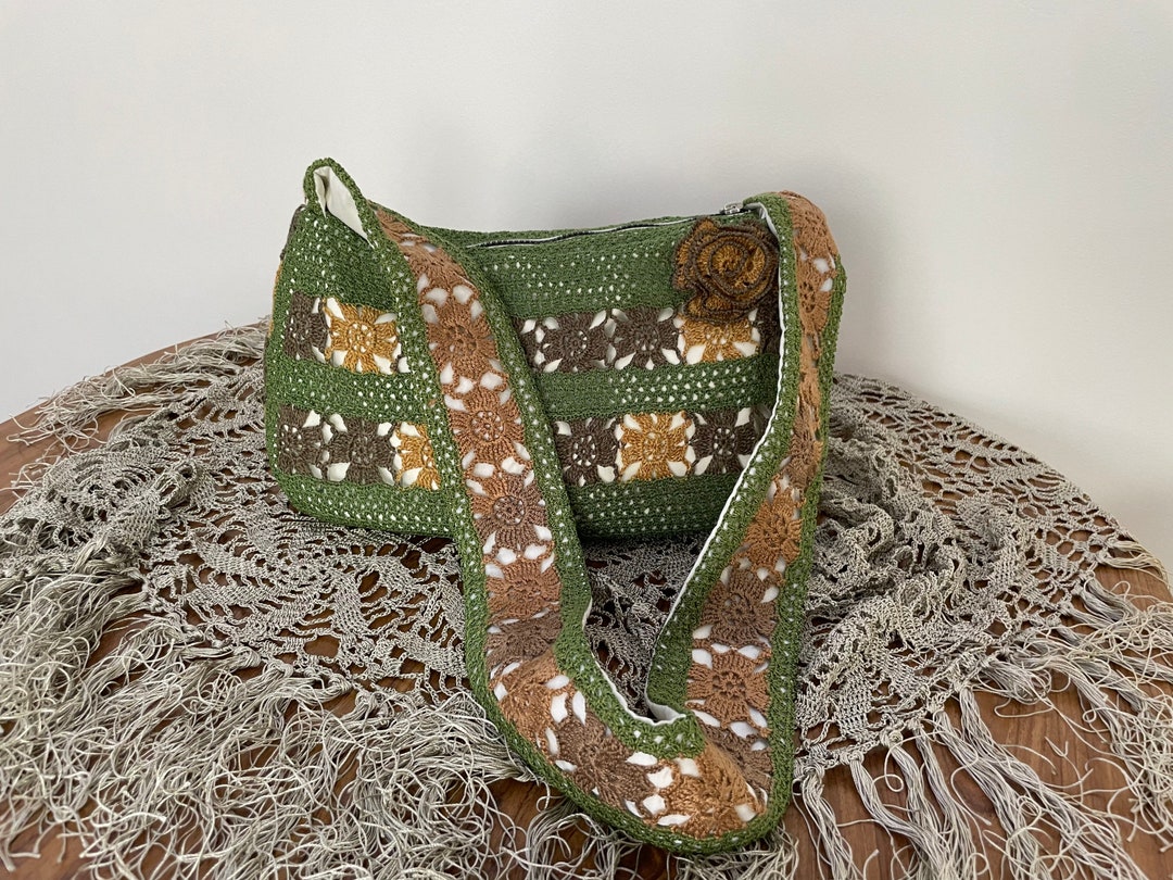 Green Elegant Crouched Flower Bag - Etsy