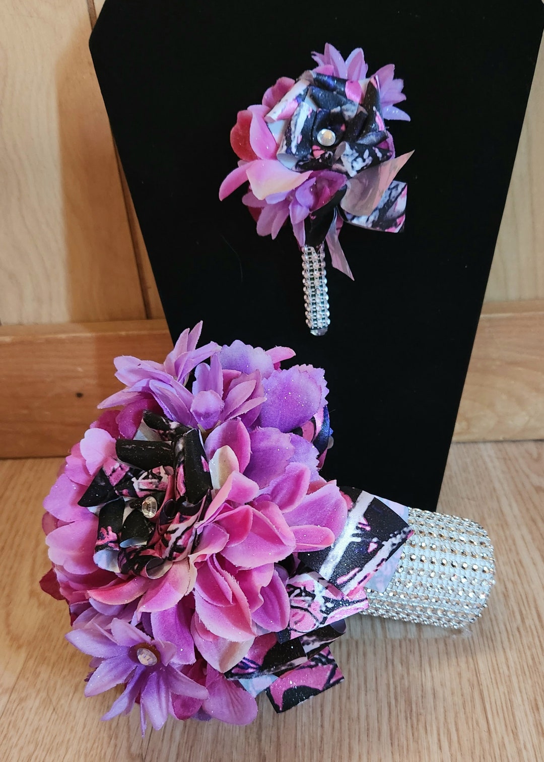 Mini ramo y boutonniere en color lavanda, un toque de rosa y camuflaje ...