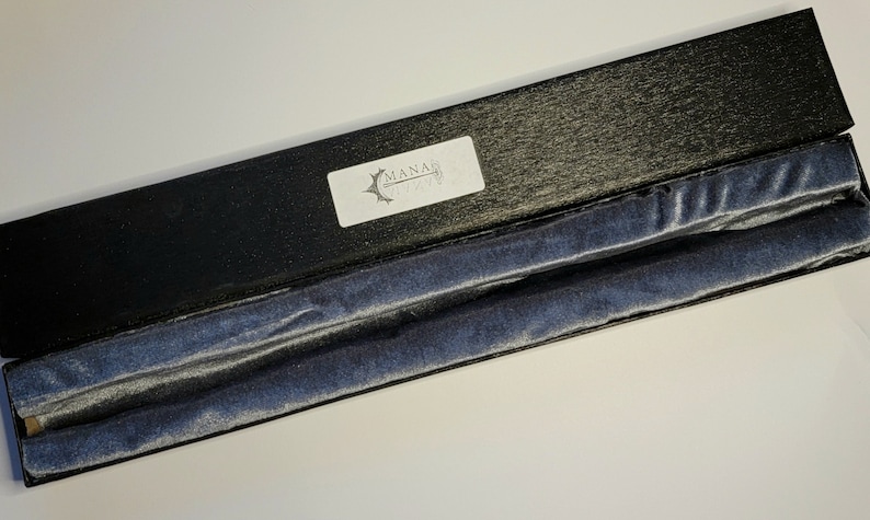 No. 017 - Ancient Family Heirloom Wand - Etsy