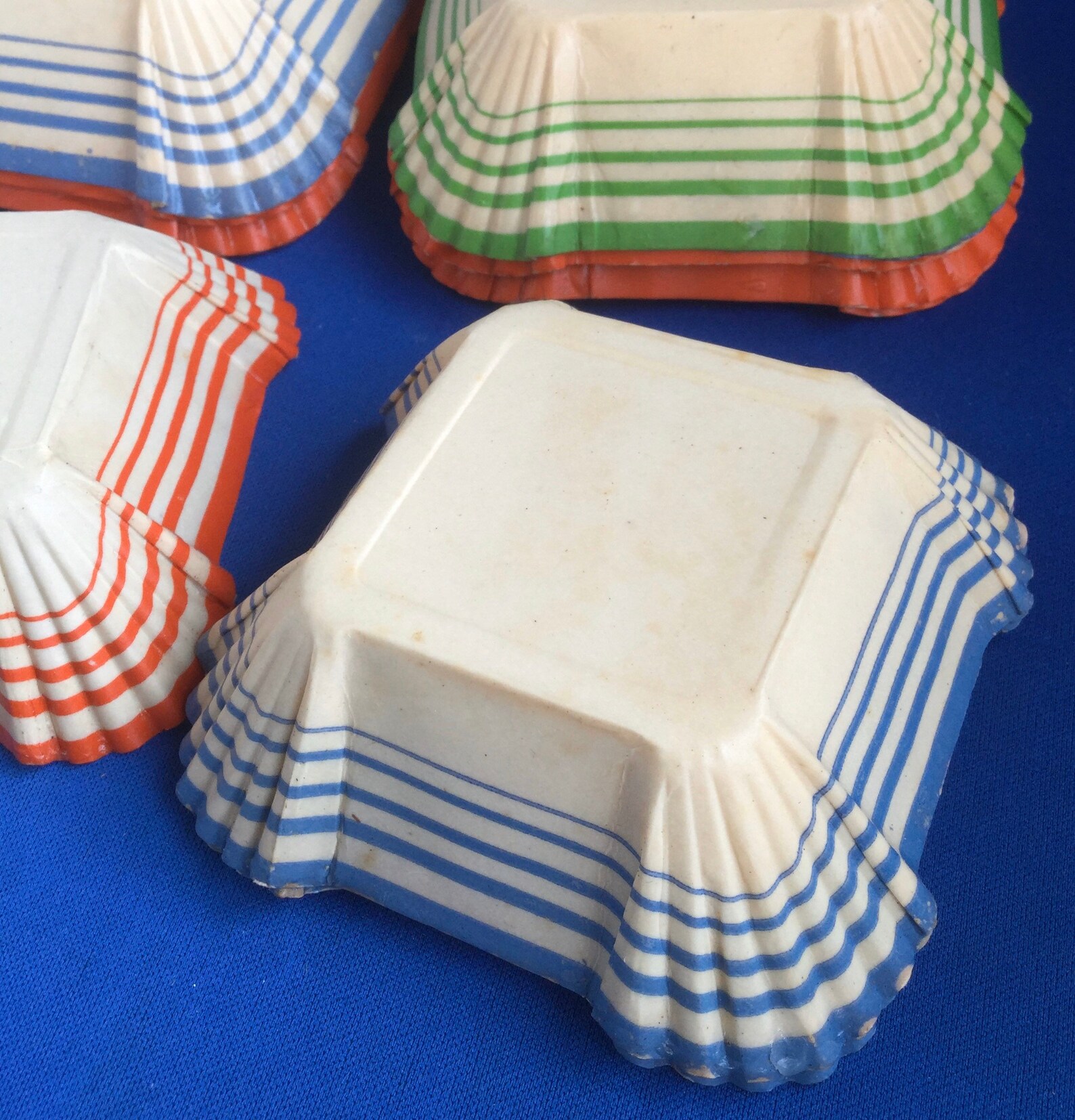 14 Square 1950s Baking Cases - Etsy