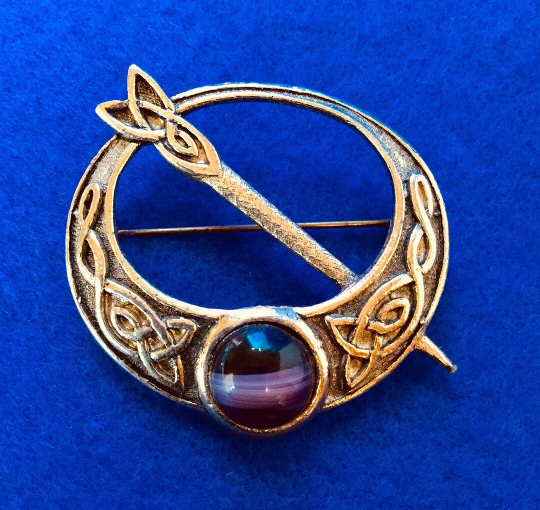 Vintage 1970s Gold-tone Celtic Dagger and Shield Brooch With - Etsy