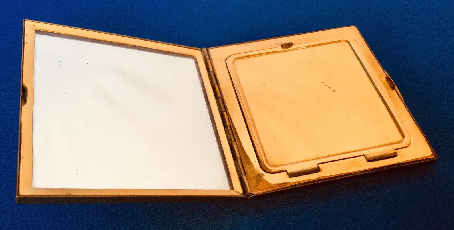 Vintage 1950s Square Powder Compact in Gold Tone Metal With - Etsy