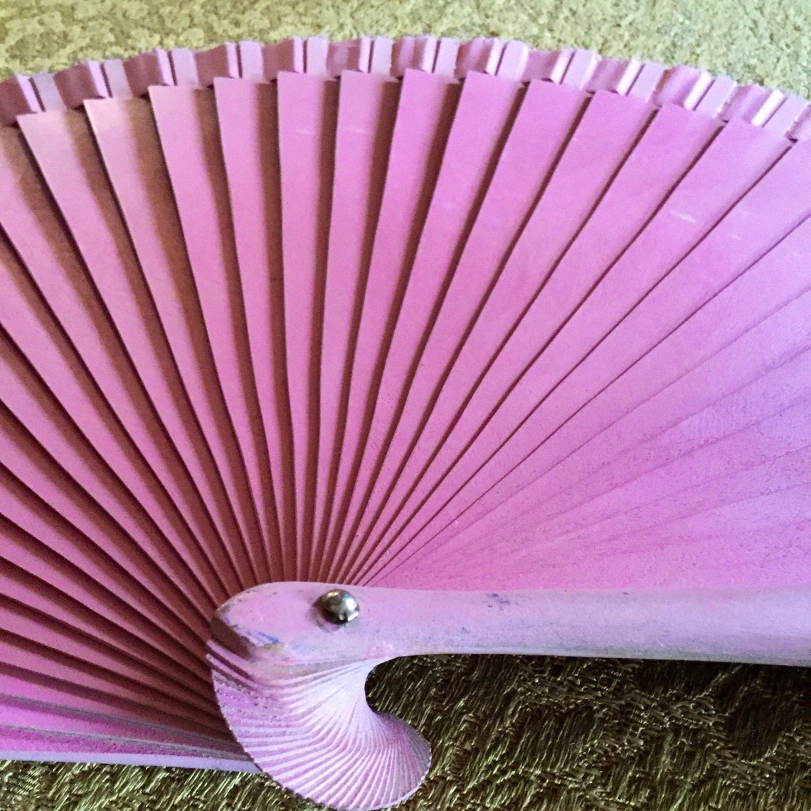 Vintage 1950s Hand Painted Fan - Exquisitely Painted Pink Fan With Red ...