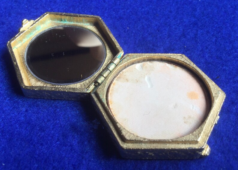 Estée Lauder Royal Enamel Powder Compact from 1973 | Etsy