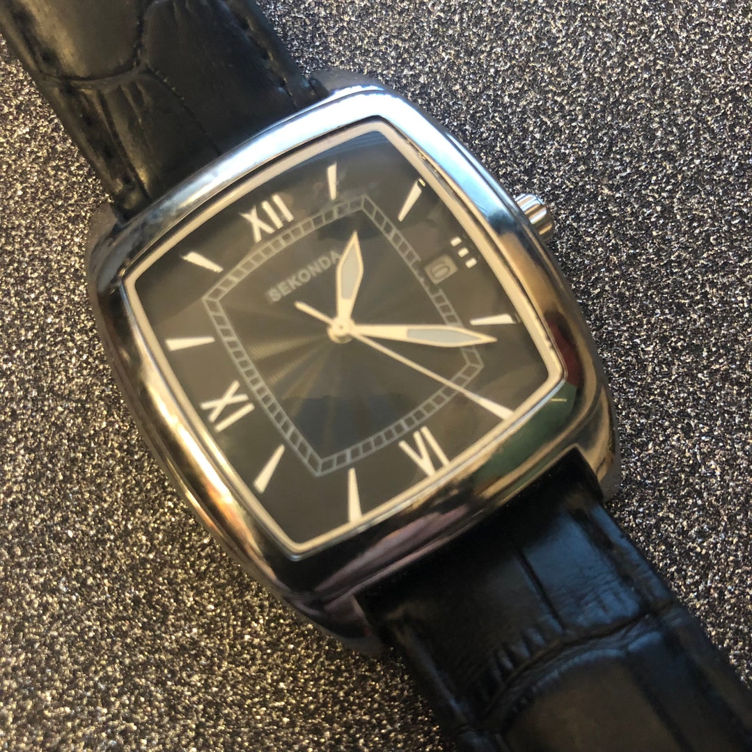 Vintage Sekonda Square Dress Watch With Date at 3, Analog Battery ...