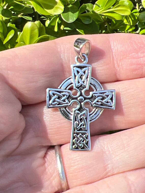 Vintage Irish Celtic Cross Pendant with Celtic Knot M… - Gem
